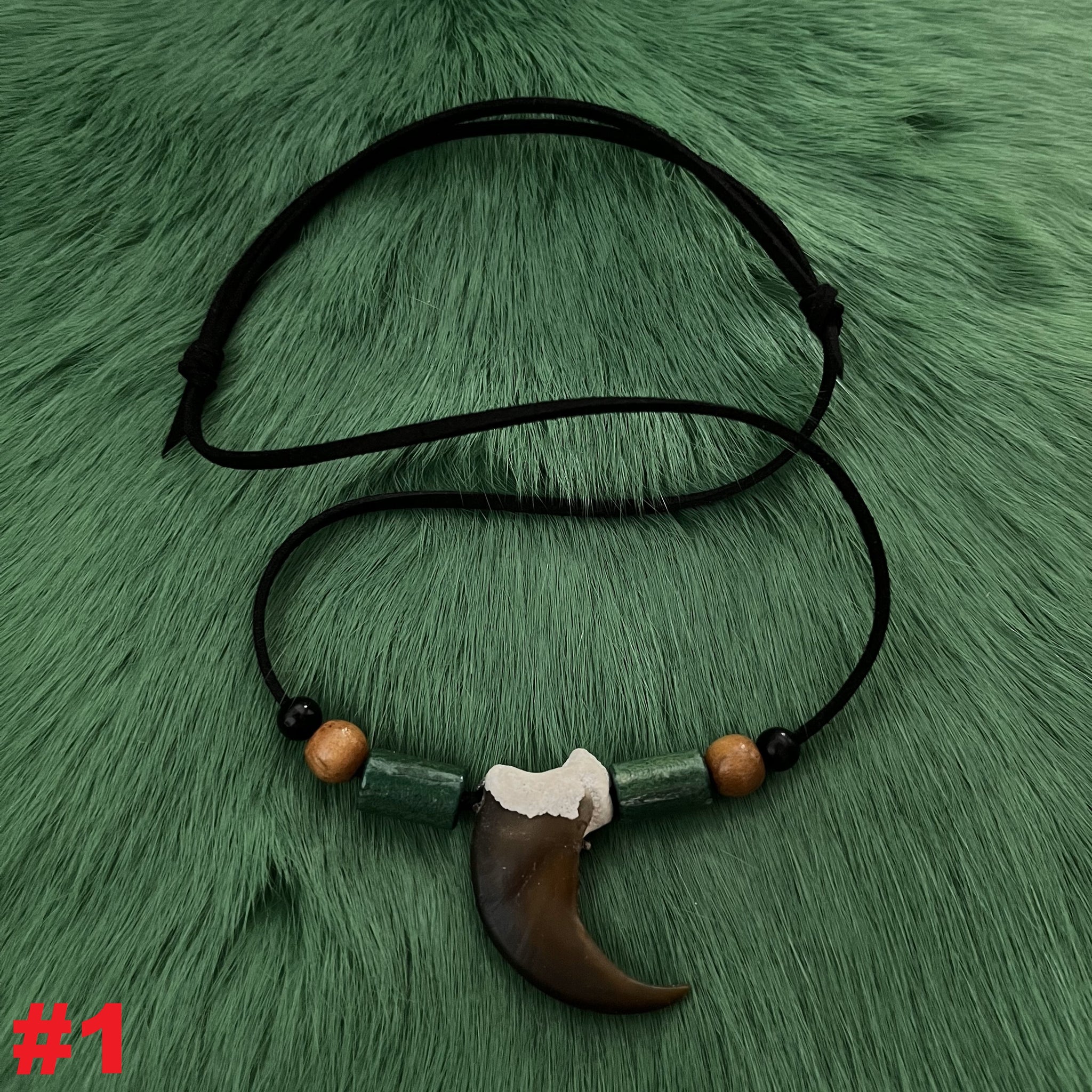 Bear Claw Necklace with Colored Beads – Medieval Fur